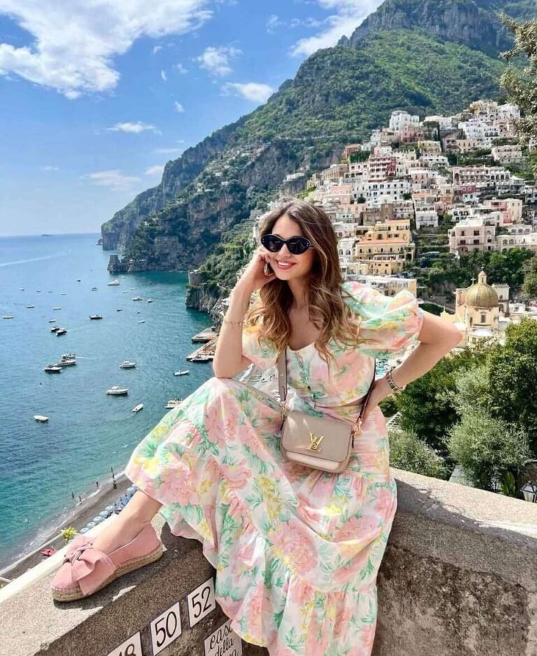 25 Trendy Summer Vacation Outfits for Warm Weather Trips