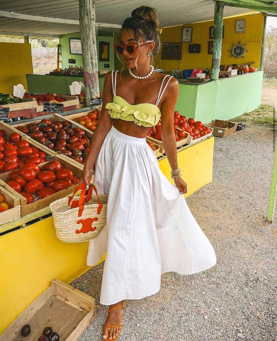 25 Trendy Summer Vacation Outfits for Warm Weather Trips