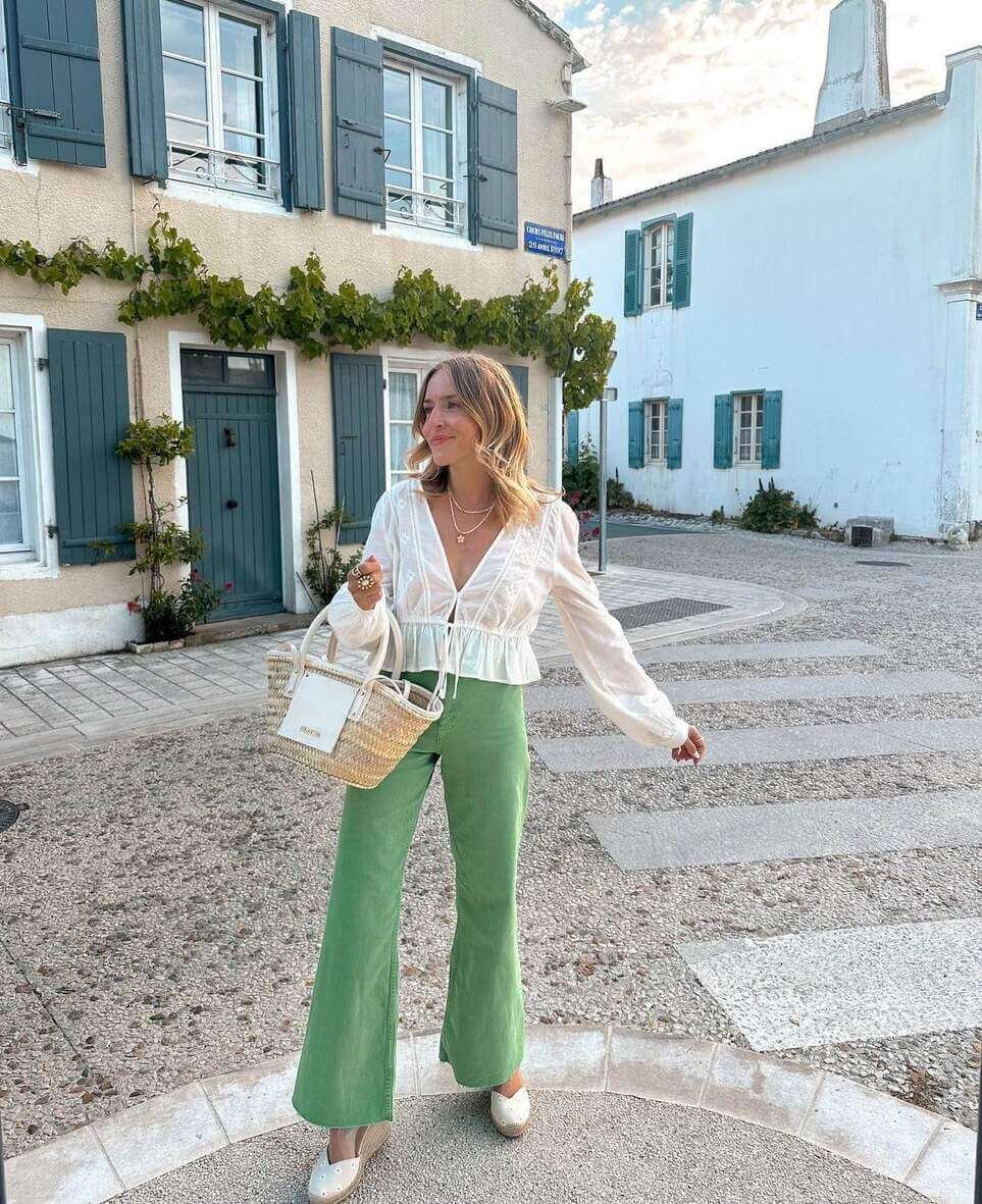 25 Trendy Summer Vacation Outfits for Warm Weather Trips
