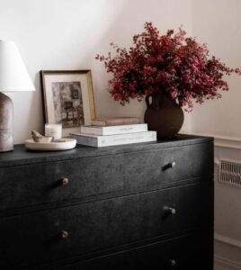 31 Bedroom Dresser Decor Ideas to Give New Life to Your Bedroom