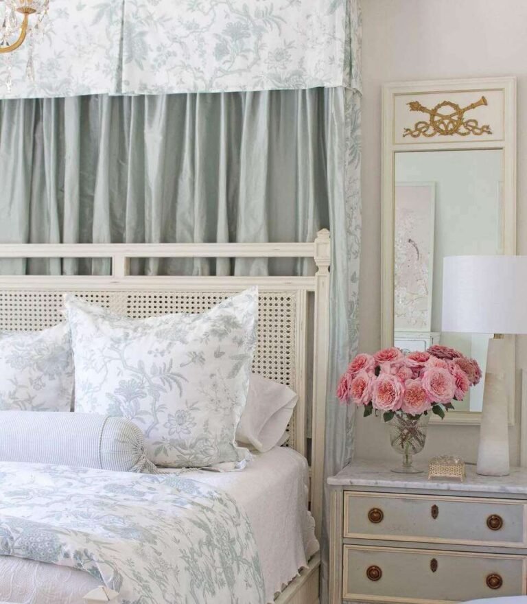 24 Dreamy Bedside Table Decor Ideas for Sunny Morning Vibes