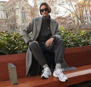 26 Ways to Rock New Balance Sneakers with Stylish New Balance Outfit ...