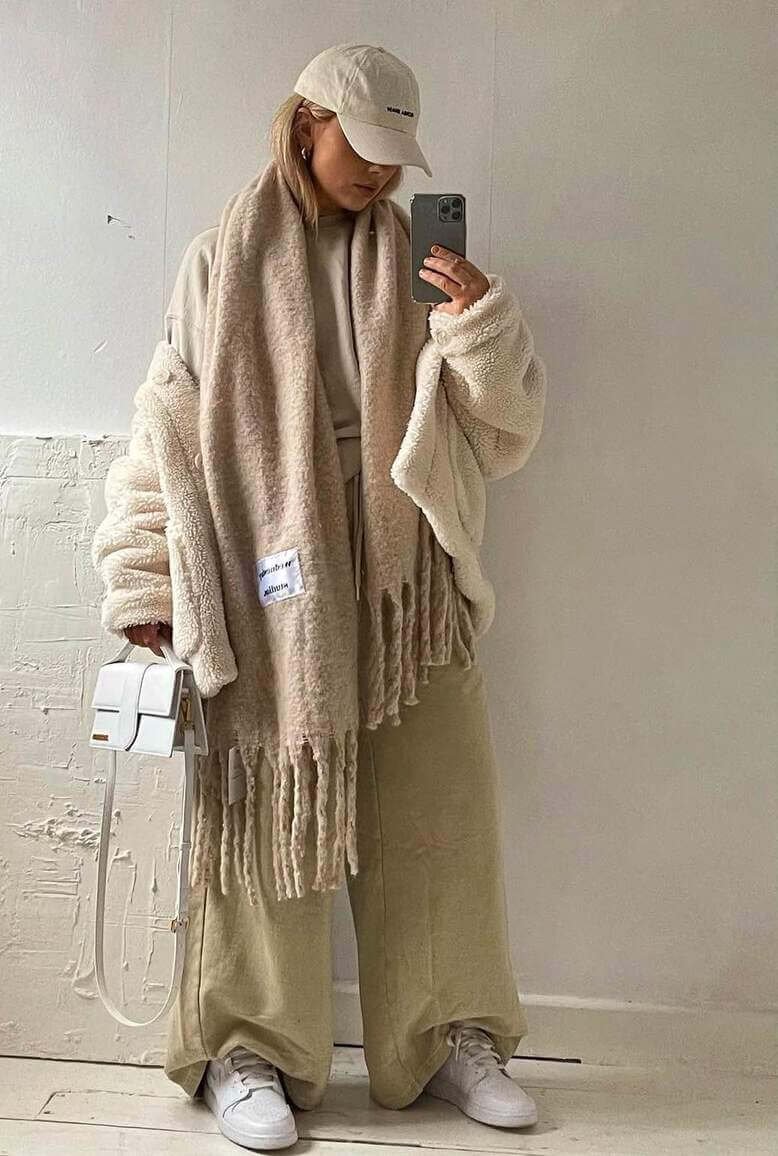 29 Aesthetic Oversized Outfits You’ll Want to Live In