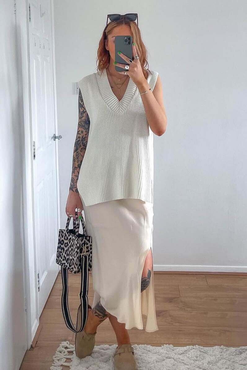 26 Clogs Outfit Ideas That Prove They Go With Everything