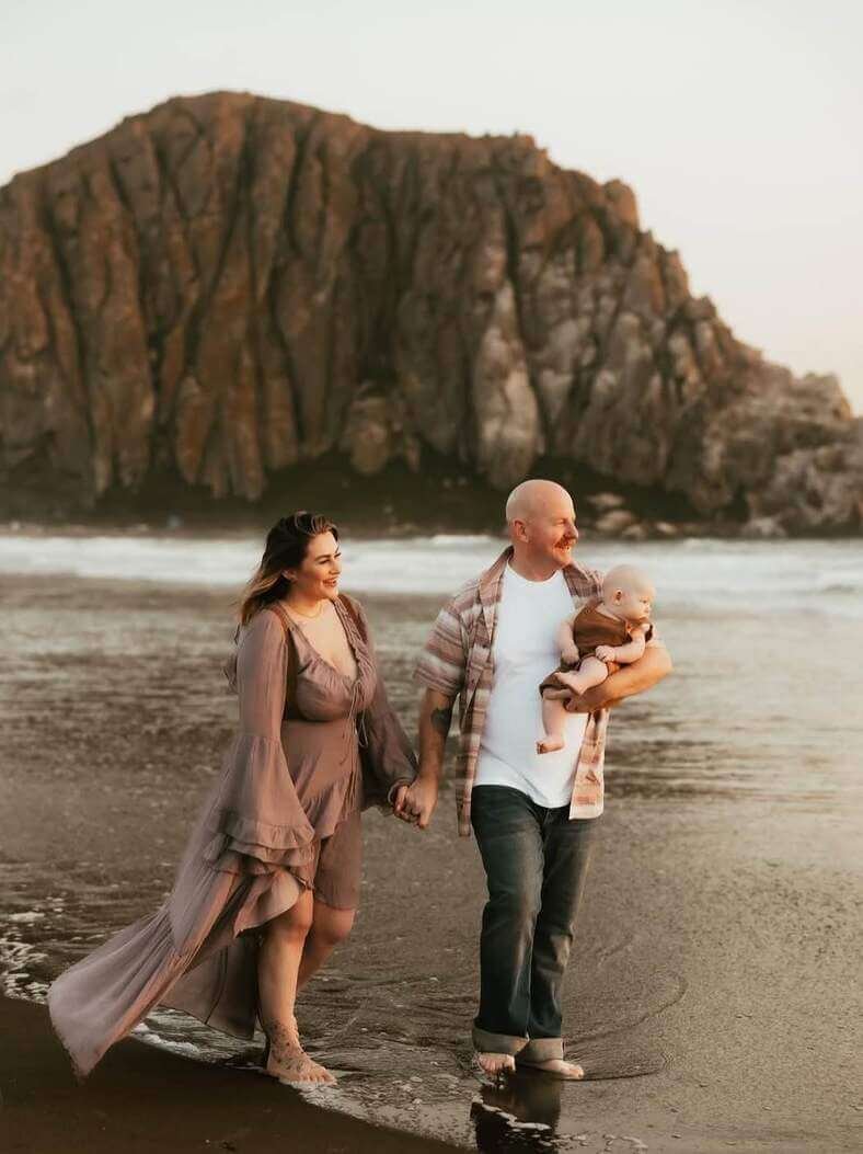 36 Beach Maternity Photo Ideas That Capture the Glow of Motherhood