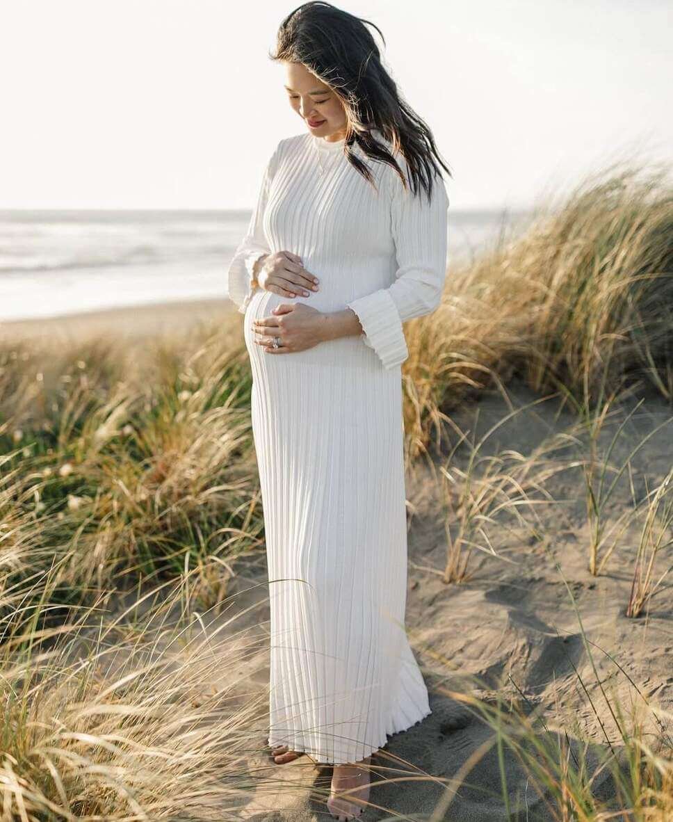 36 Beach Maternity Photo Ideas That Capture the Glow of Motherhood