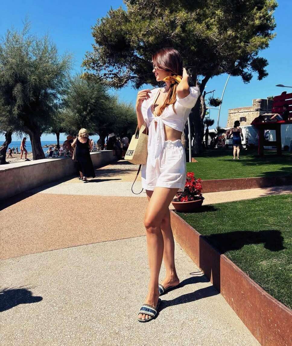 Your Go-To Guide for the Best Beach Outfit Ideas + Free Packing List