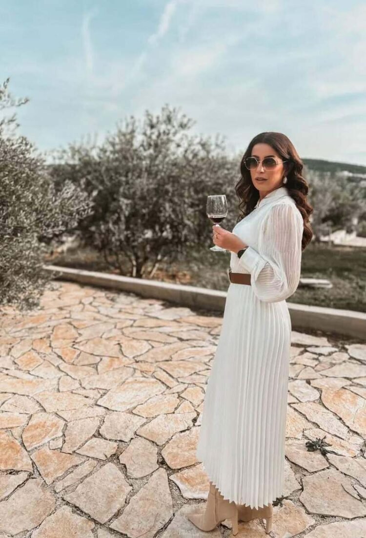 25 Classy Fall Winery Outfits for Wine Tasting Season