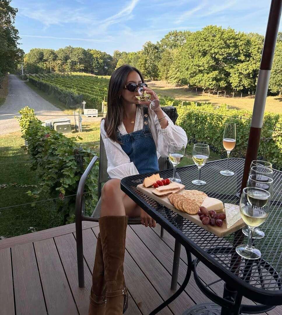 25 Classy Fall Winery Outfits for Wine Tasting Season