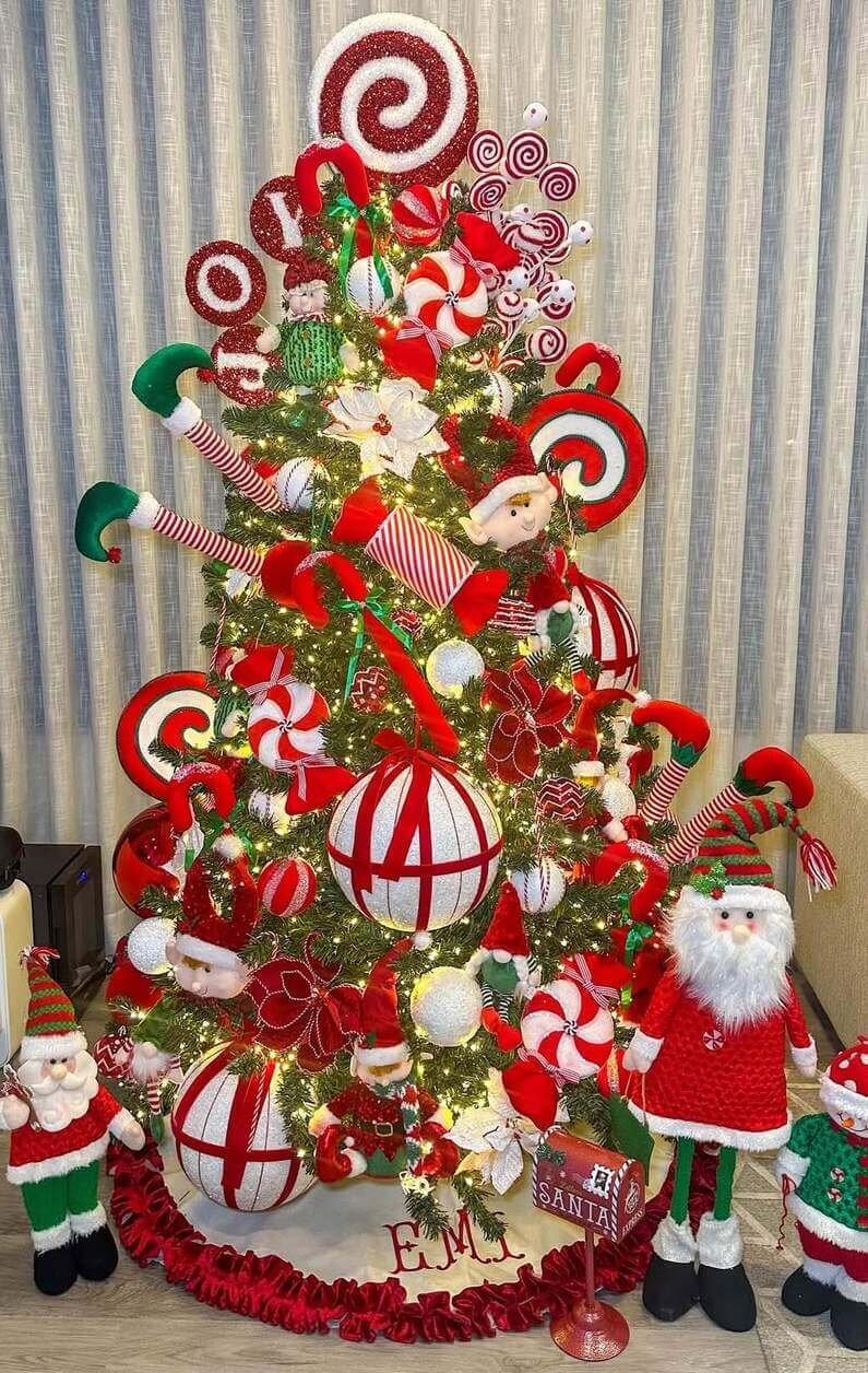 41 Christmas Tree Ideas That Will Make Your Home Feel Magical