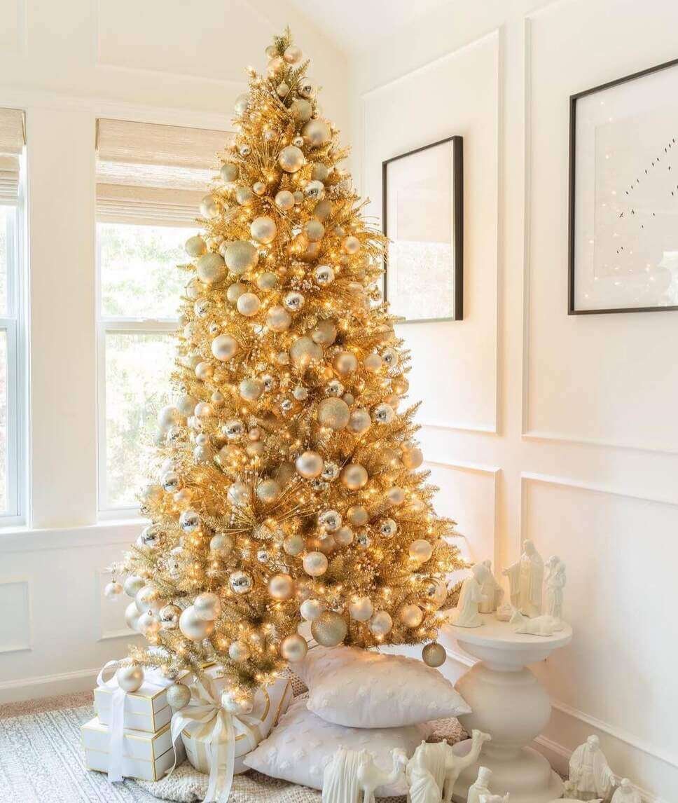41 Christmas Tree Ideas That Will Make Your Home Feel Magical