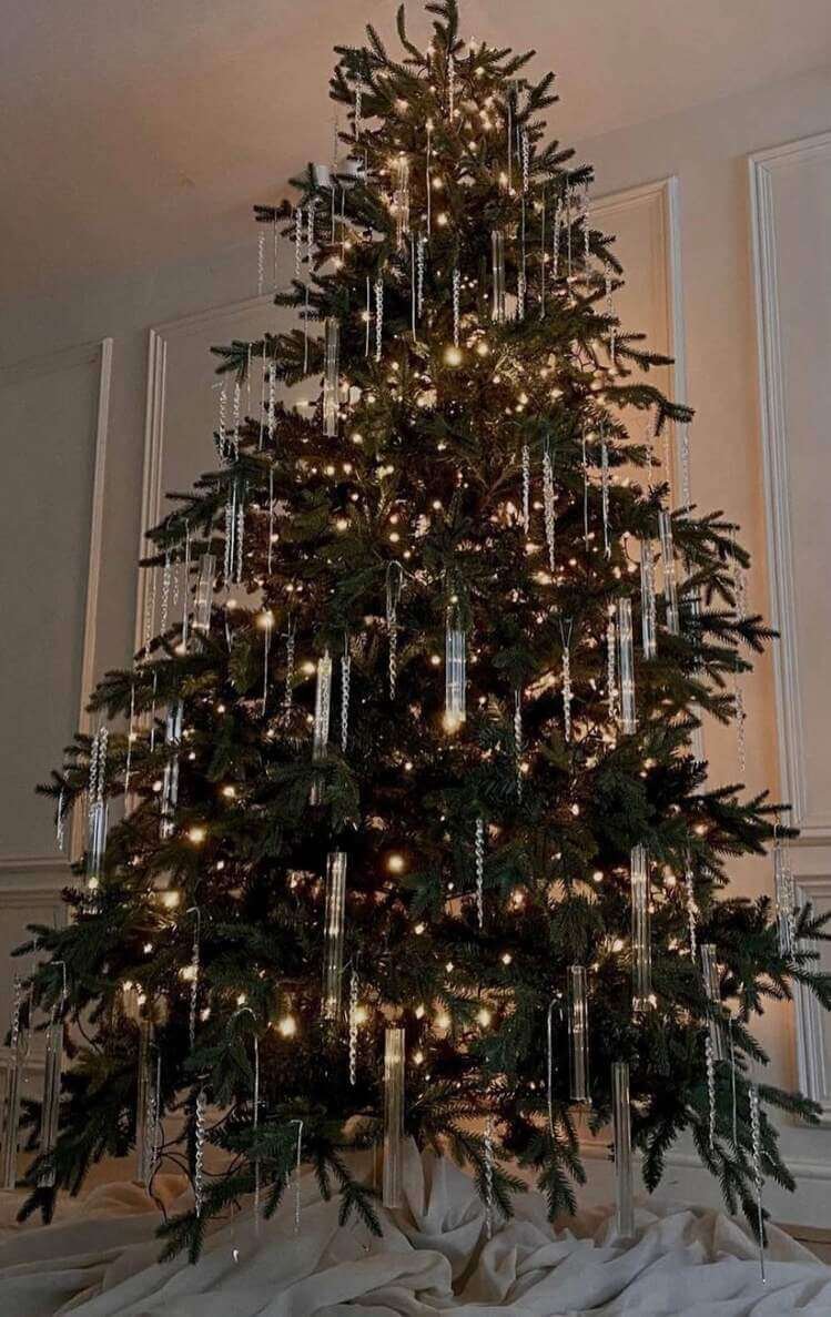 41 Christmas Tree Ideas That Will Make Your Home Feel Magical