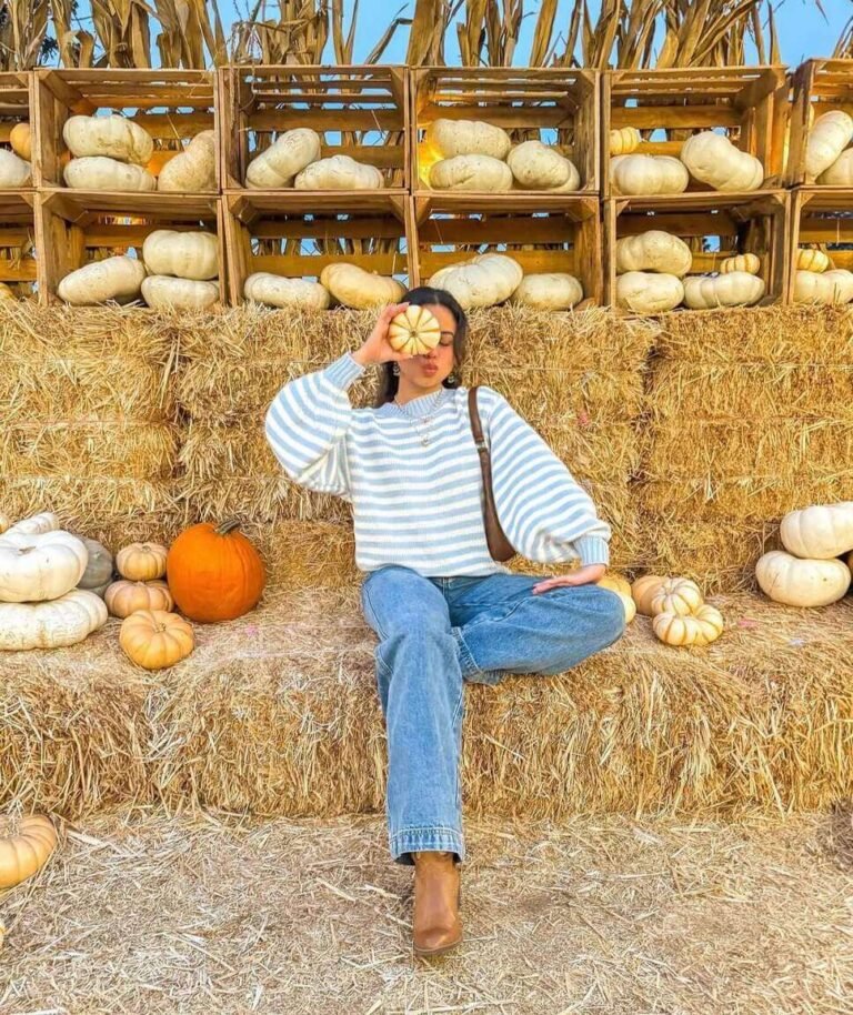 29 Pumpkin Patch Outfit Ideas That Look Good in Every Photo