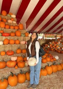 29 Pumpkin Patch Outfit Ideas That Look Good in Every Photo