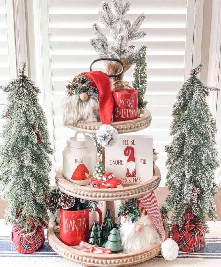 23 Christmas Tray Ideas That Make Your Home Feel Extra Cozy