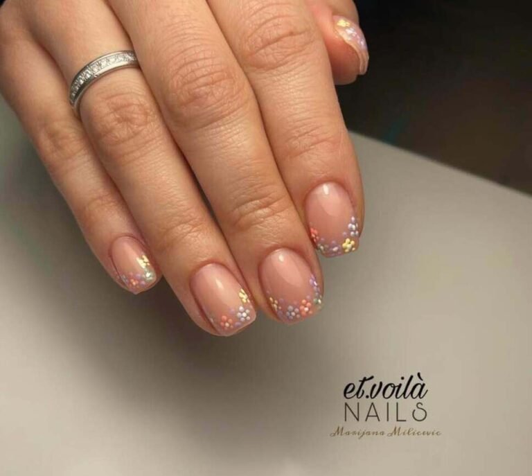 41 Prettiest Short Spring Nails for Everyday Wear